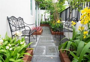 30 Beautiful Landscaping Ideas to Update Your Outdoor Space – Crafty Daily
