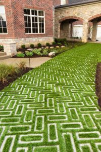 30 Ideas to Lay a Paver Walkway With Grass in Between – Crafty Daily