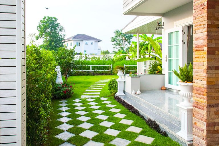 30 Ideas to Lay a Paver Walkway With Grass in Between – Crafty Daily