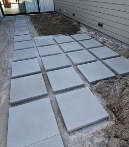 30 Ideas to Lay a Paver Walkway With Grass in Between – Crafty Daily