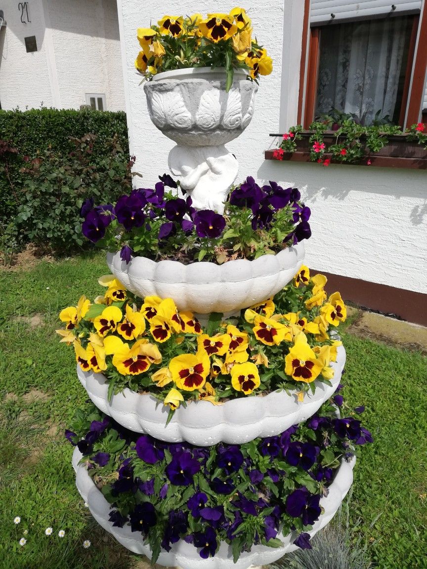 30 Amazing “Tiered Planter” Ideas to Beautify Your Garden – Crafty Daily