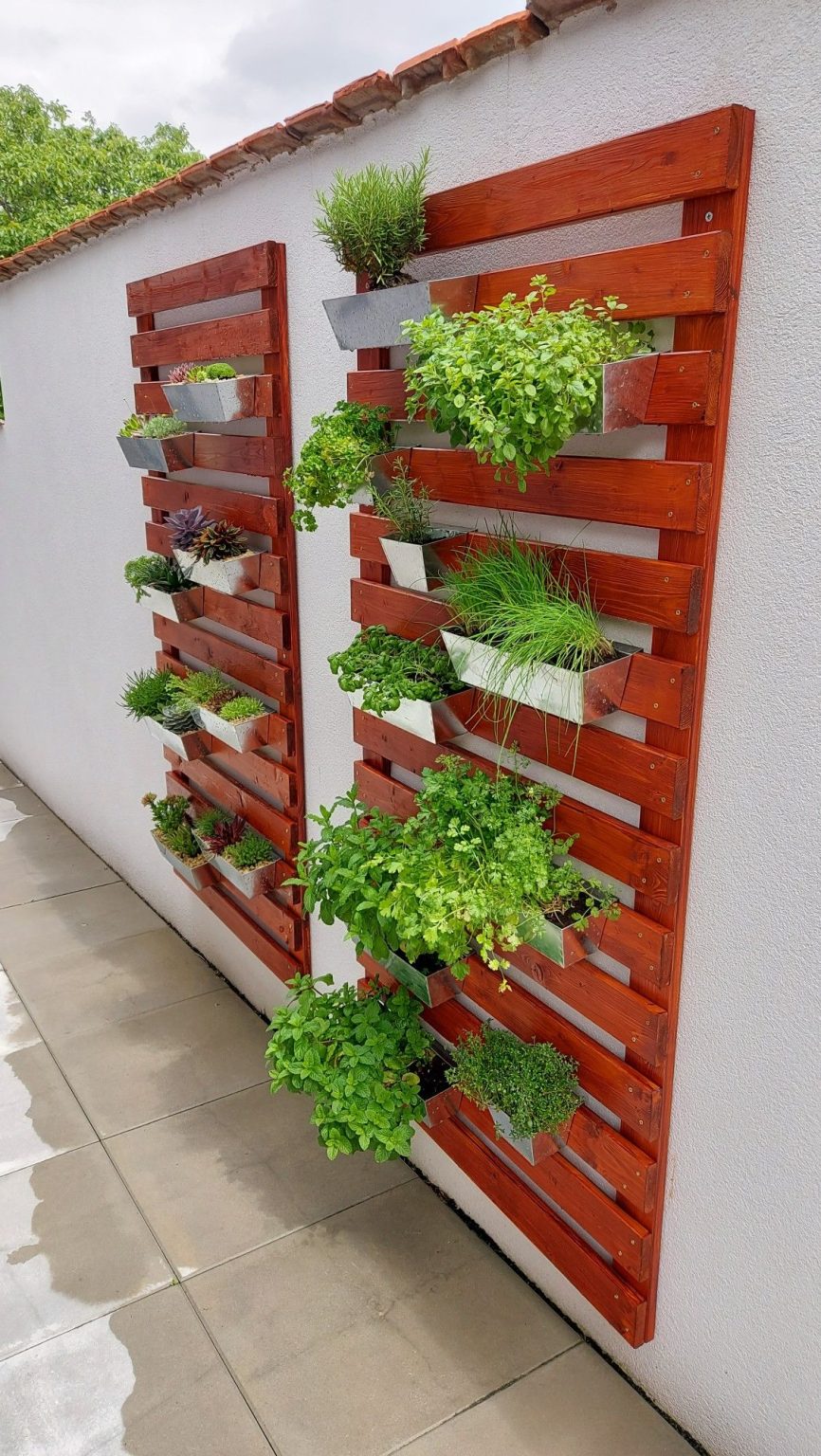 30 Perfect “Vertical Garden” Ideas to Maximize Your Green Space ...