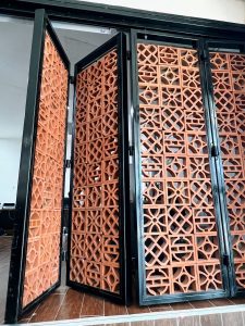 45 Stylish Folding Door Ideas for Every Type of Space – Crafty Daily