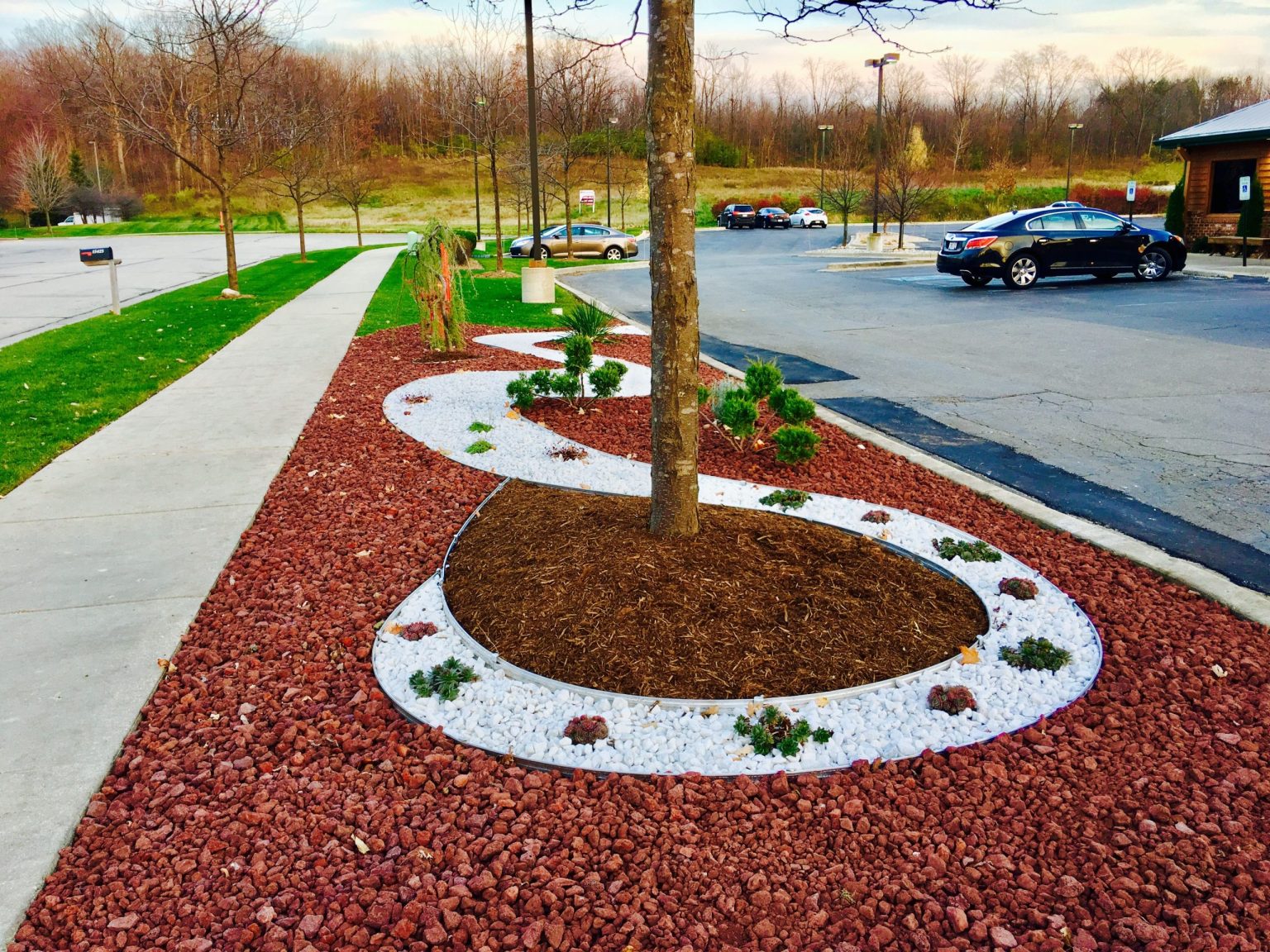 30 Beautiful Small Landscaping Ideas to Inspire Your Garden Makeover ...