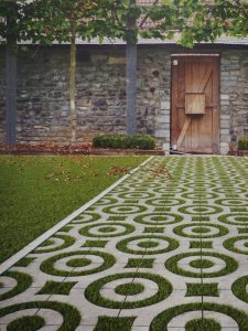 35 Modern “Concrete Walkway” Ideas That Will Elevate Your Yard – Crafty ...