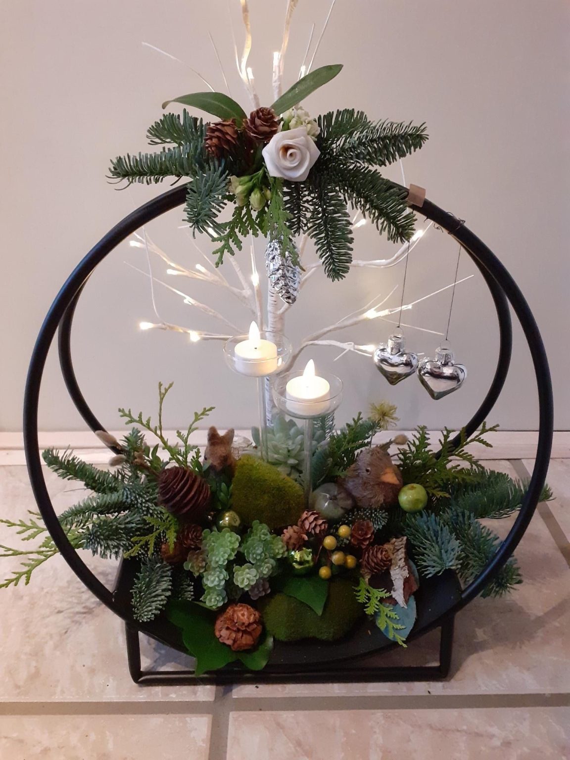 38 Creative Christmas Hula Hoop Ideas to Inspire Your Holiday Decor ...