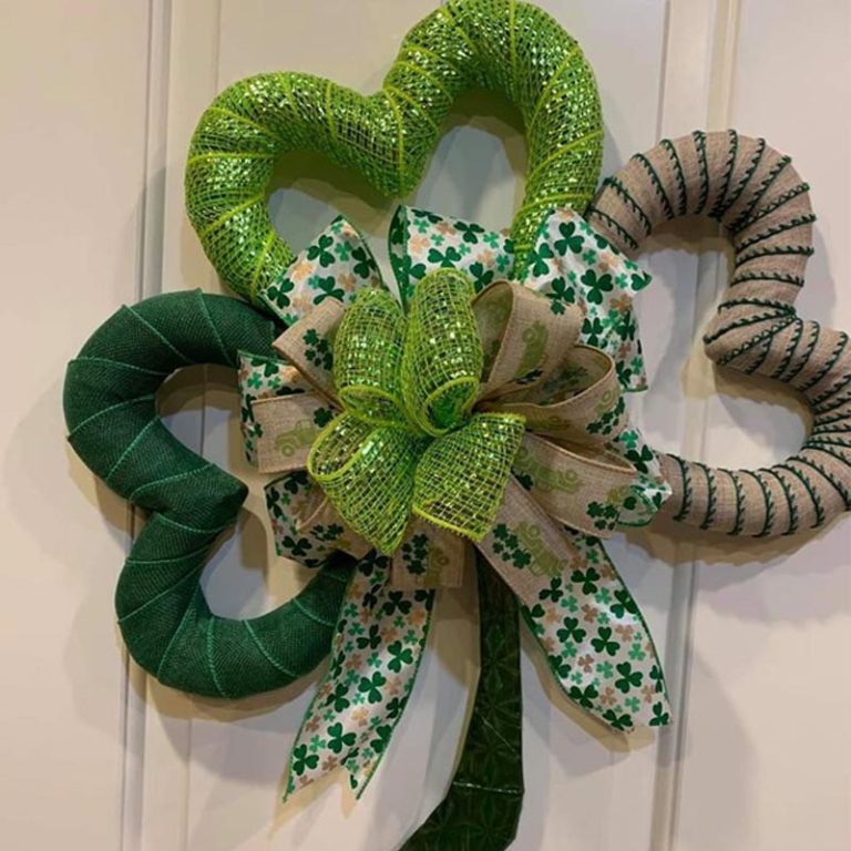 38 Creative Christmas Hula Hoop Ideas to Inspire Your Holiday Decor ...